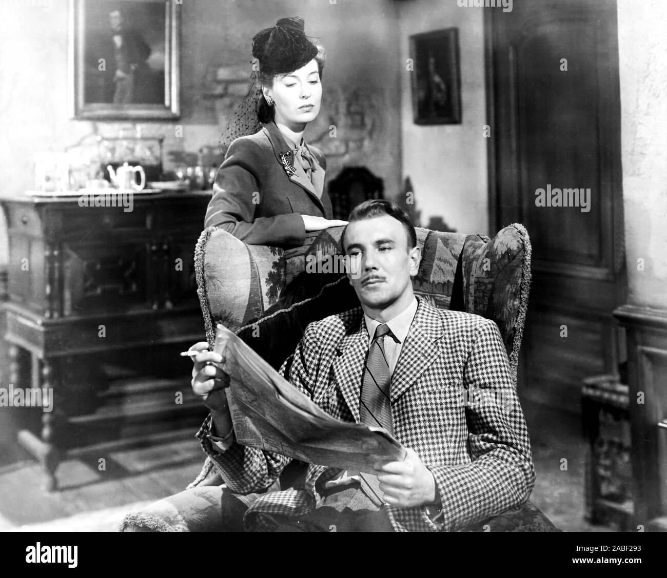 THE YEARS BETWEEN, from left, Valerie Hobson, Michael Redgrave, 1946 ...