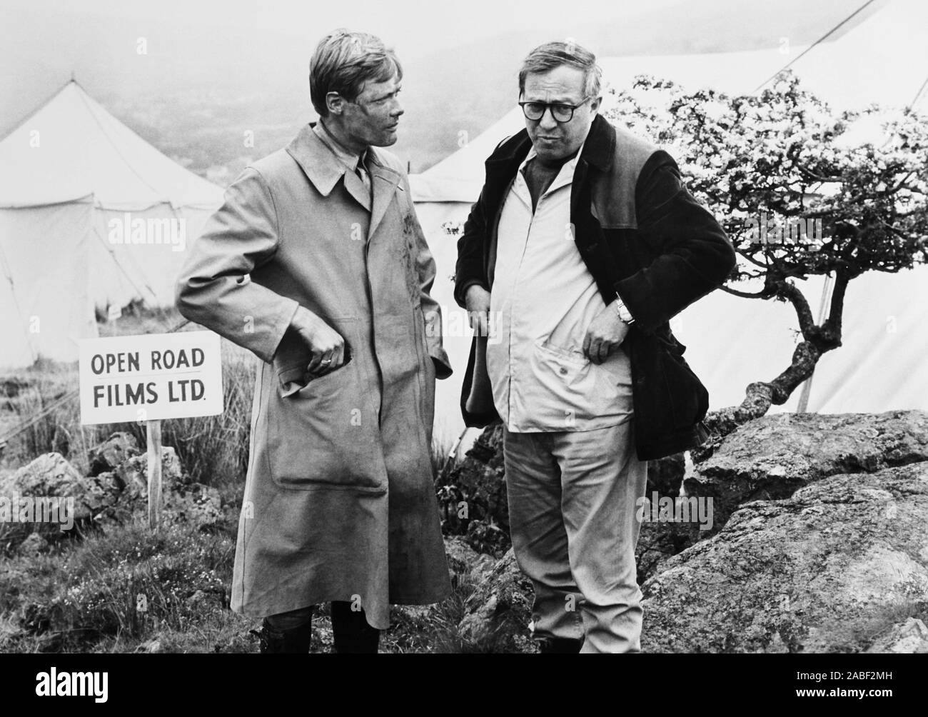 YOUNG WINSTON, from left: Simon Ward, producer/screenwriter Carl ...