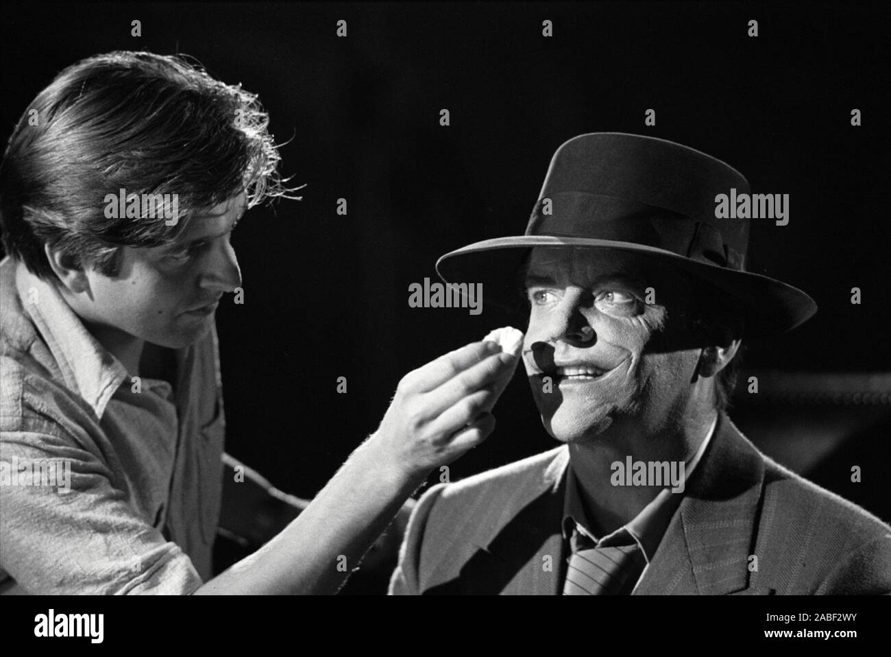 BATMAN, from left: make-up artist Nick Dudman, Jack Nicholson, on-set ...