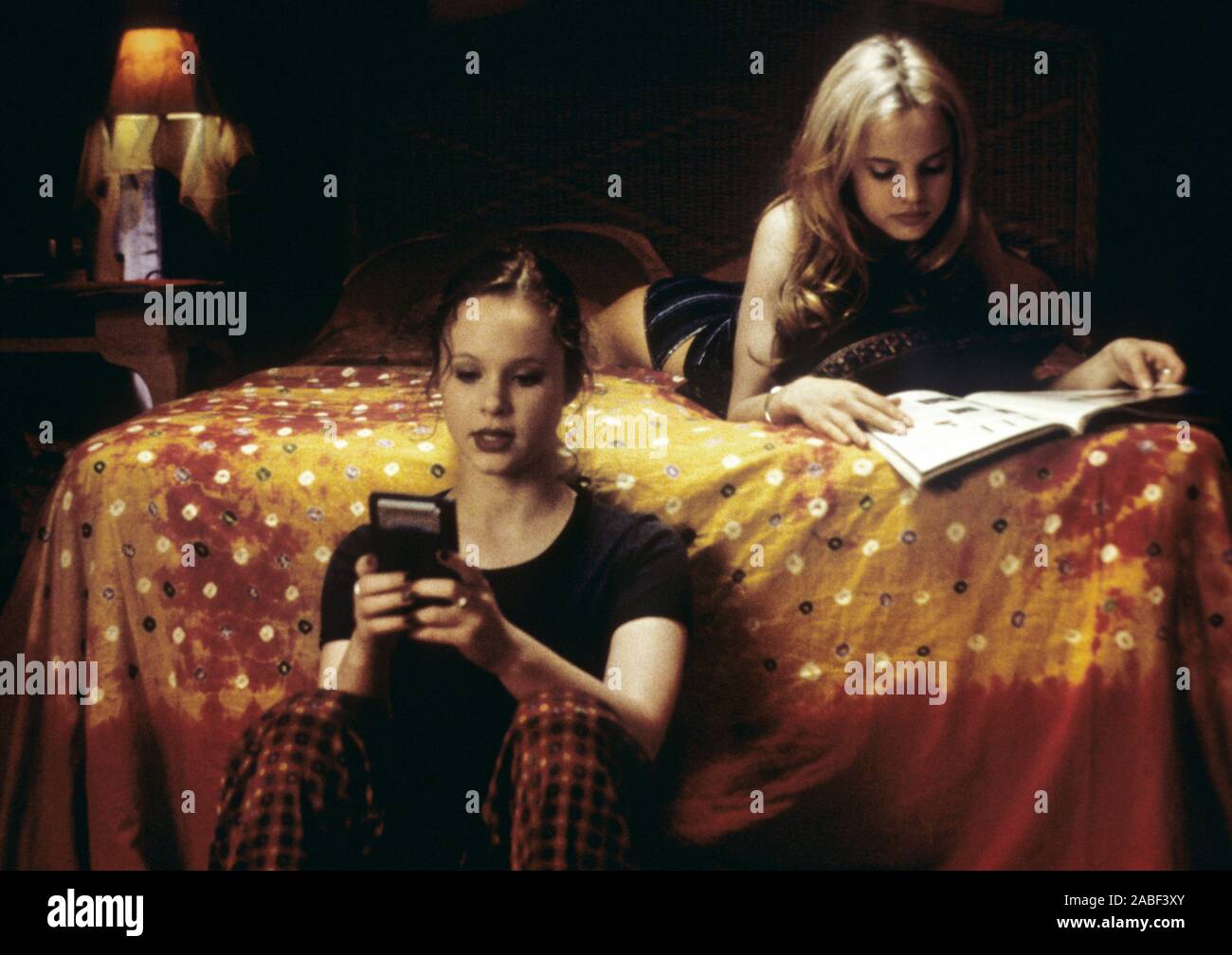 AMERICAN BEAUTY, from left: Thora Birch, Mena Suvari, 1999 ...
