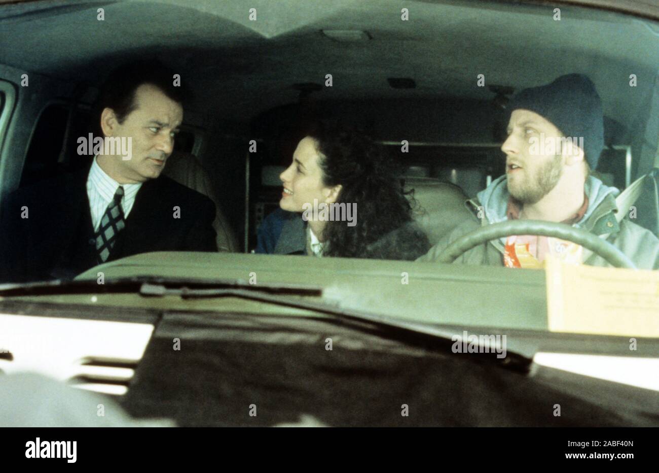 GROUNDHOG DAY, from left: Bill Murray, Andie MacDowell, Chris Elliott ...