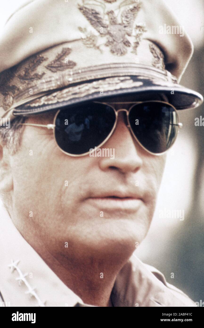 MACARTHUR, Gregory Peck as Douglas MacArthur, 1977 Stock Photo - Alamy
