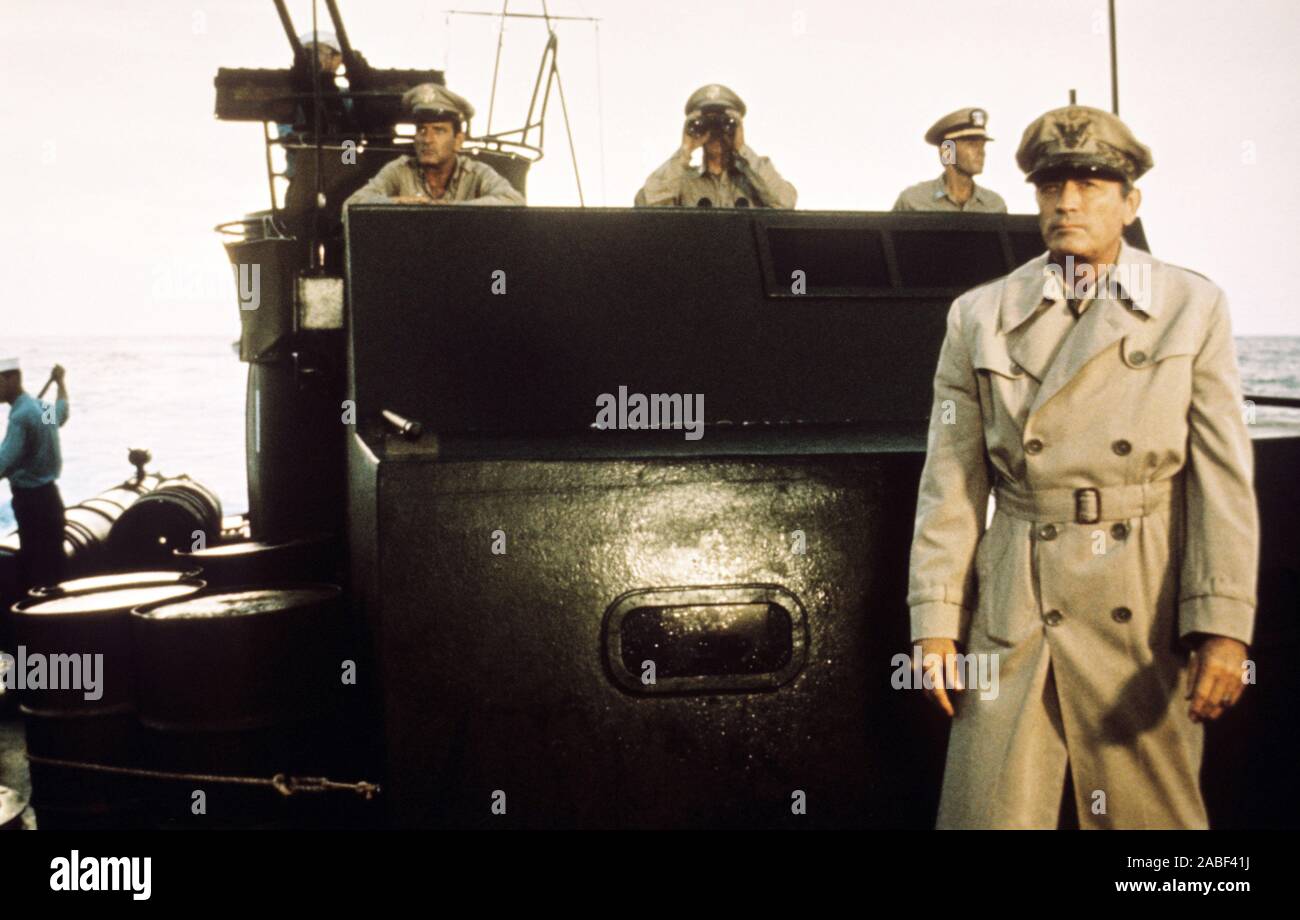MACARTHUR, Gregory Peck (right), 1977 Stock Photo - Alamy