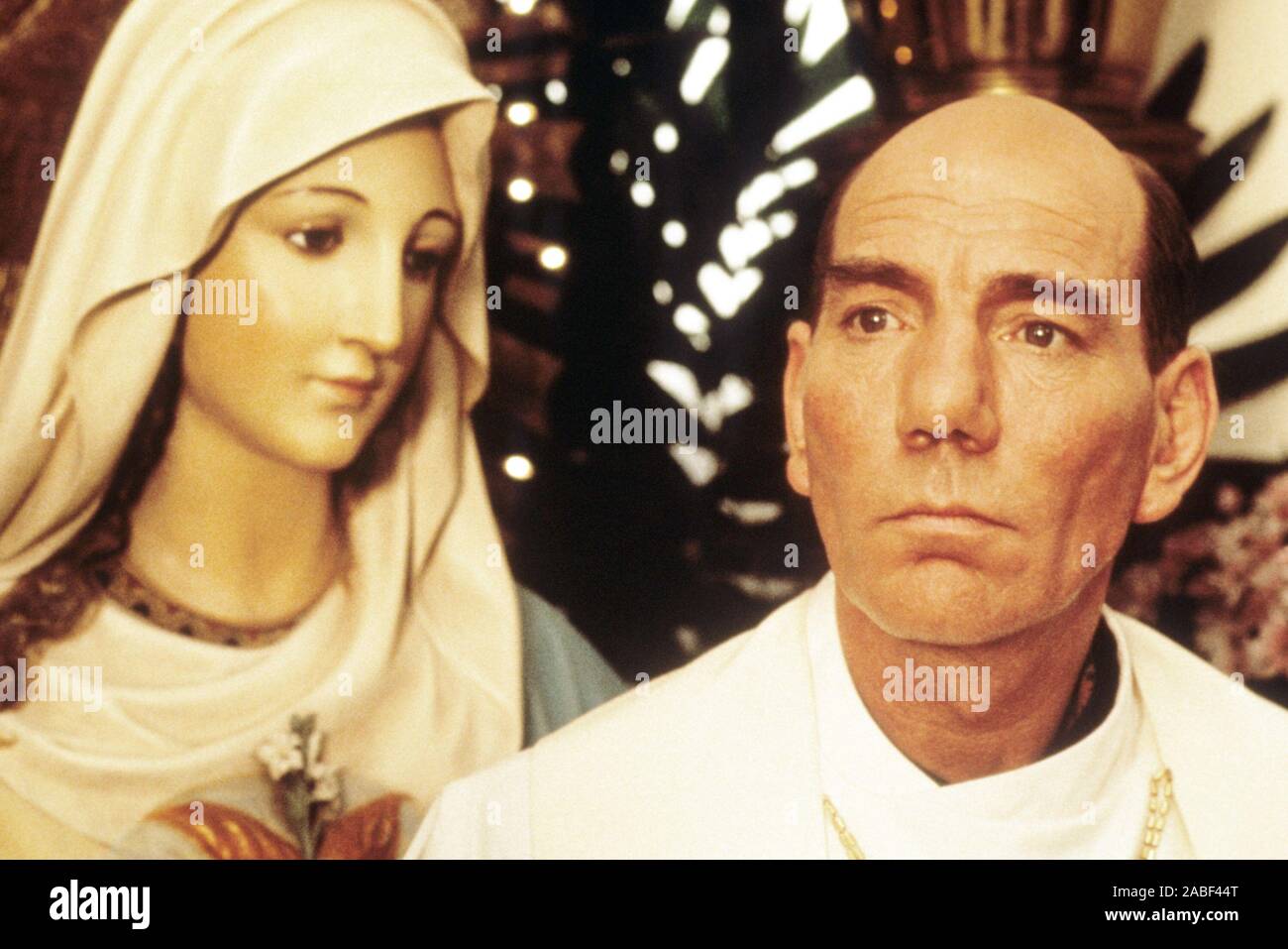 ROMEO + JULIET, Pete Postlewaite, 1996, TM & Copyright © 20th Century ...