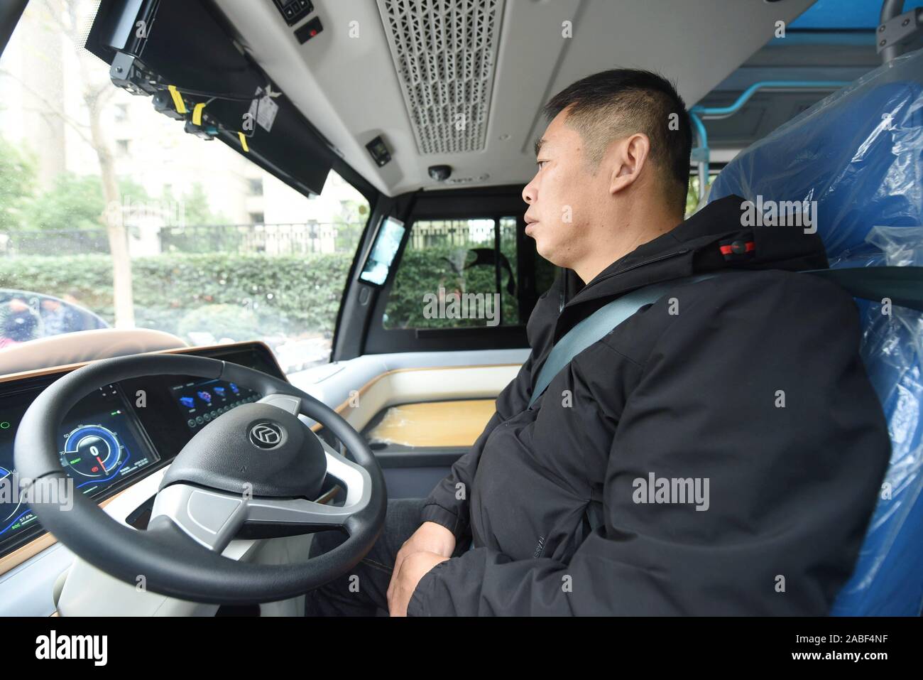 5g driverless micro bus hi-res stock photography and images - Alamy