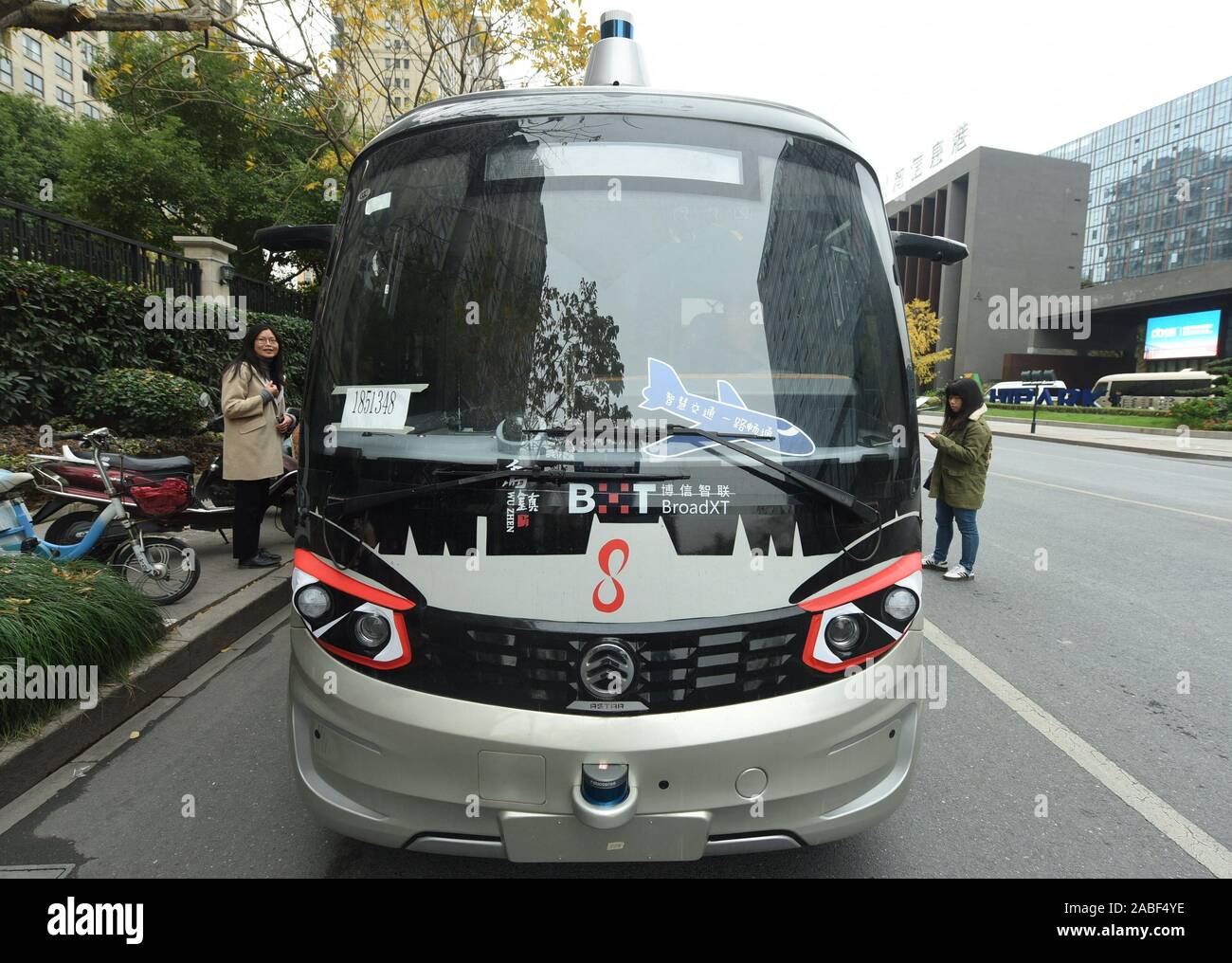 5g driverless micro bus hi-res stock photography and images - Alamy