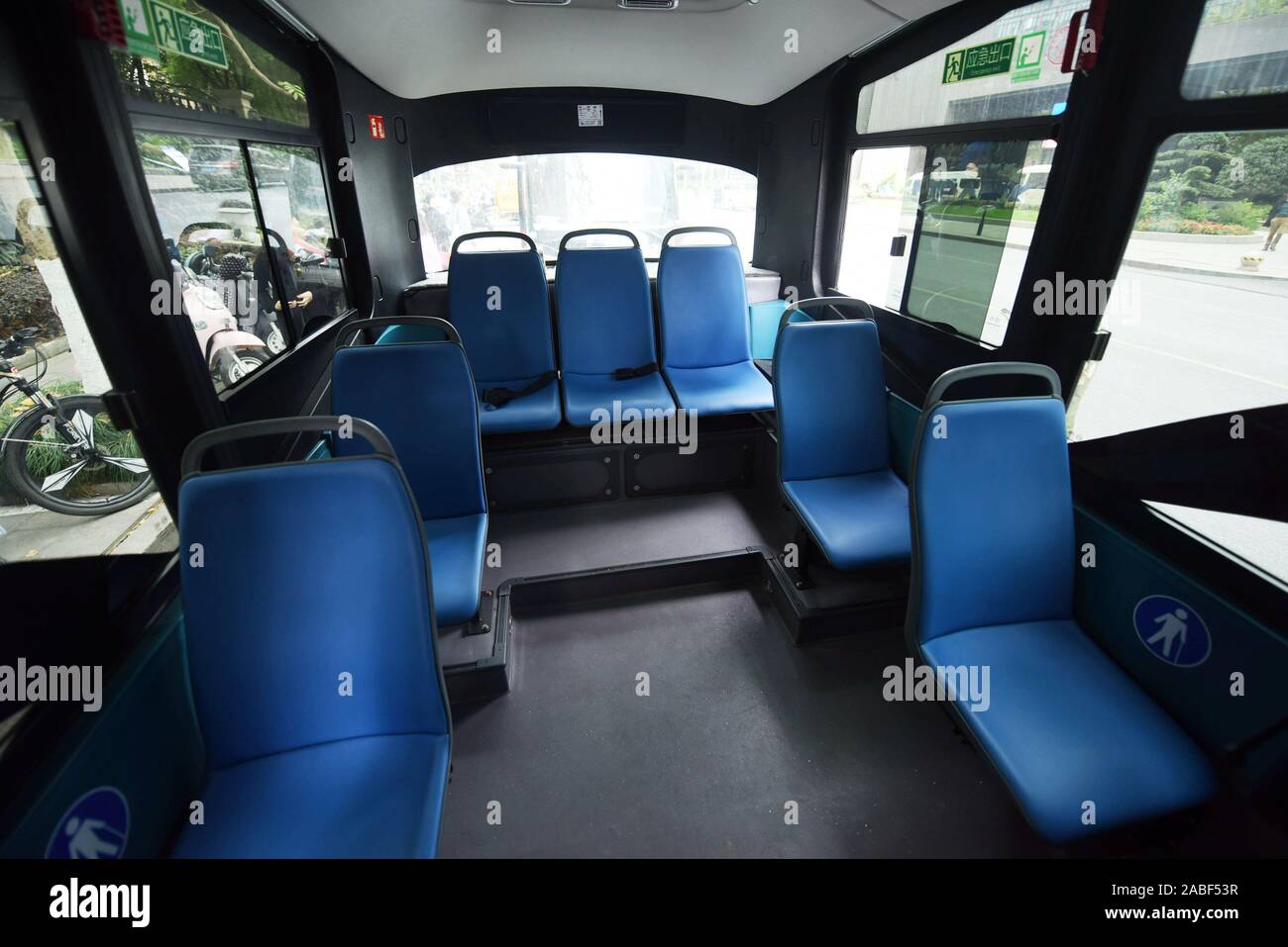 5g driverless micro bus hi-res stock photography and images - Alamy