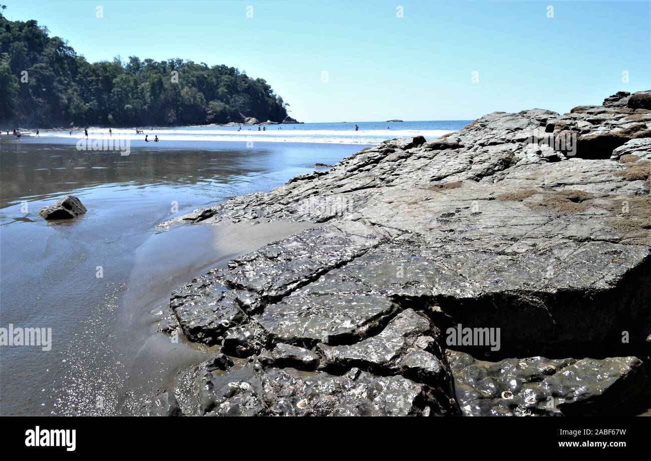 Tropical beach near Quepos, Costa Rica Stock Photo - Alamy