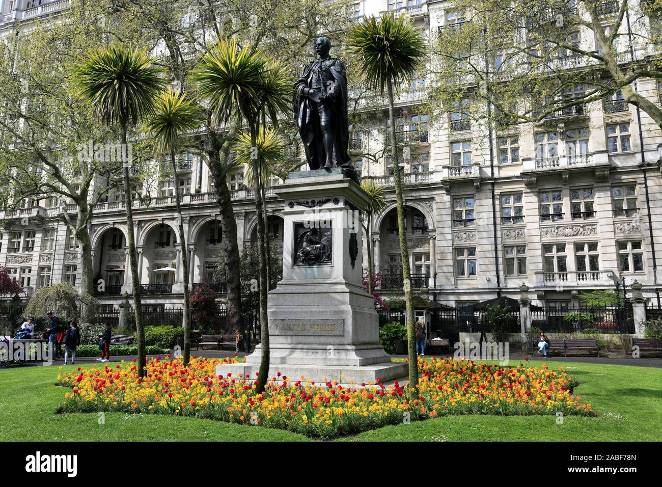 Statue of Sir Henry Bartle Frere, Victoria Embankment Gardens, City of ...