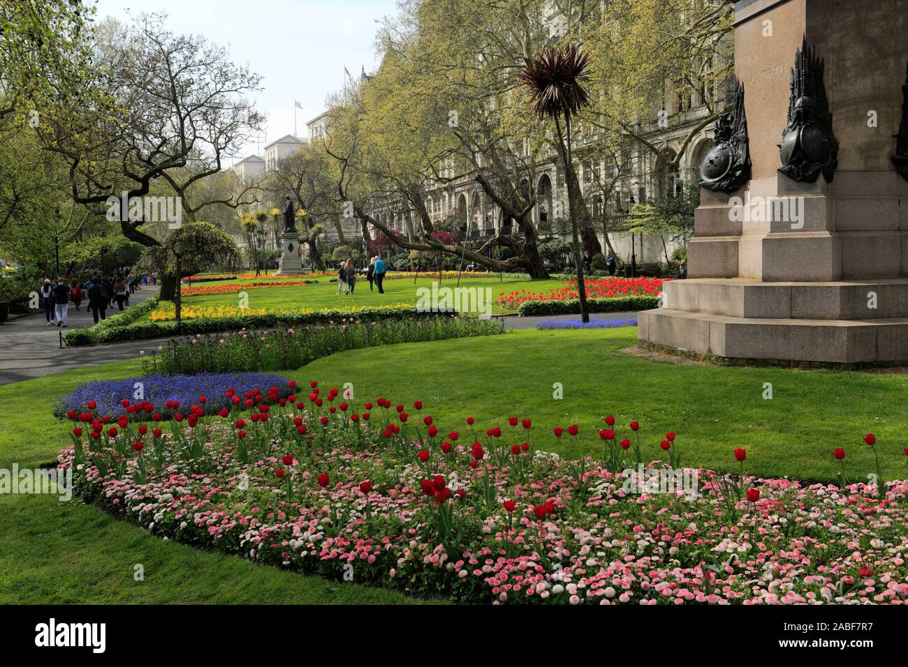 Statue of General Sir James Outram, Victoria Embankment Gardens, City ...