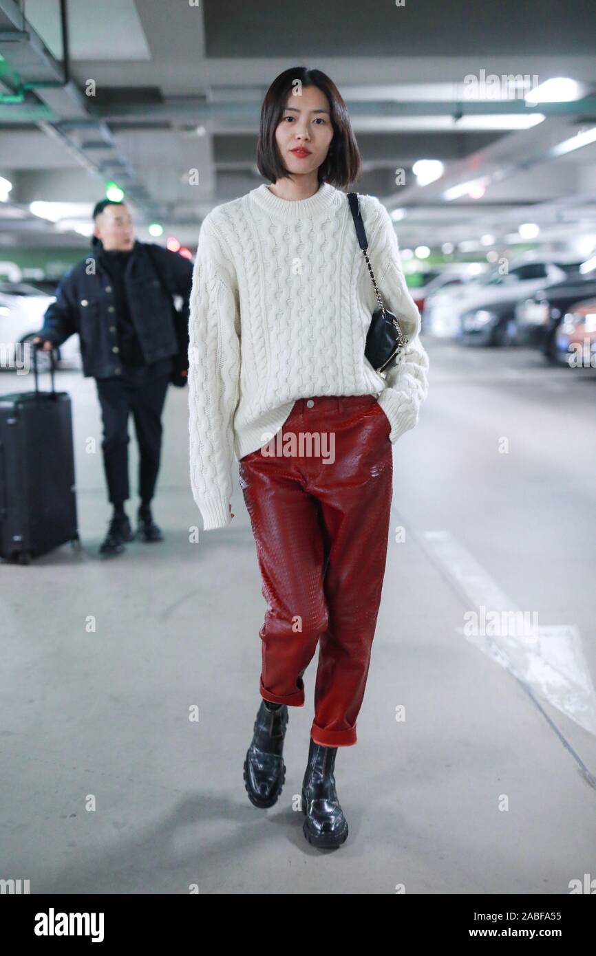 Chinese supermodel Liu Wen shows up at a Beijing airport before ...