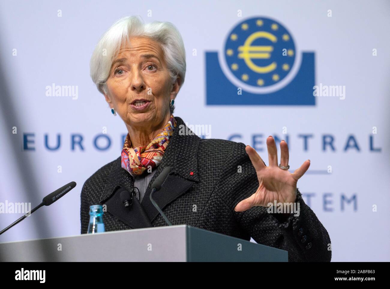 Ecb lagarde logo hi-res stock photography and images - Alamy