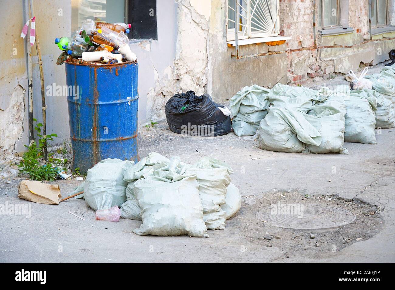 Recycle barrel bag hi-res stock photography and images - Alamy