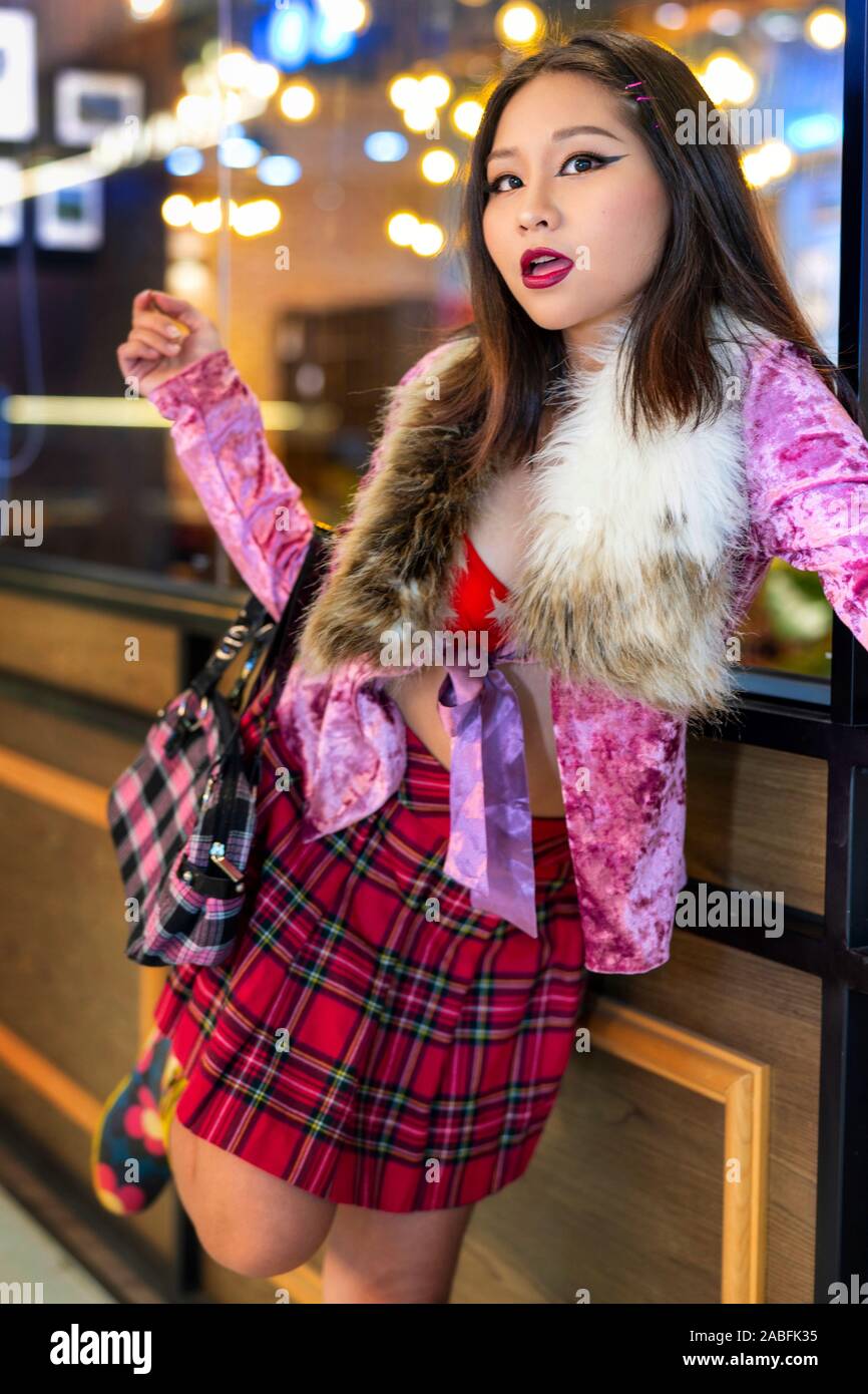 Thai models hi-res stock photography and images - Alamy