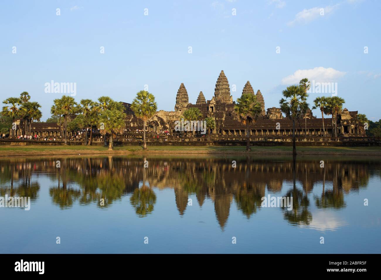 Illuminated angkor wat temple hi-res stock photography and images - Alamy