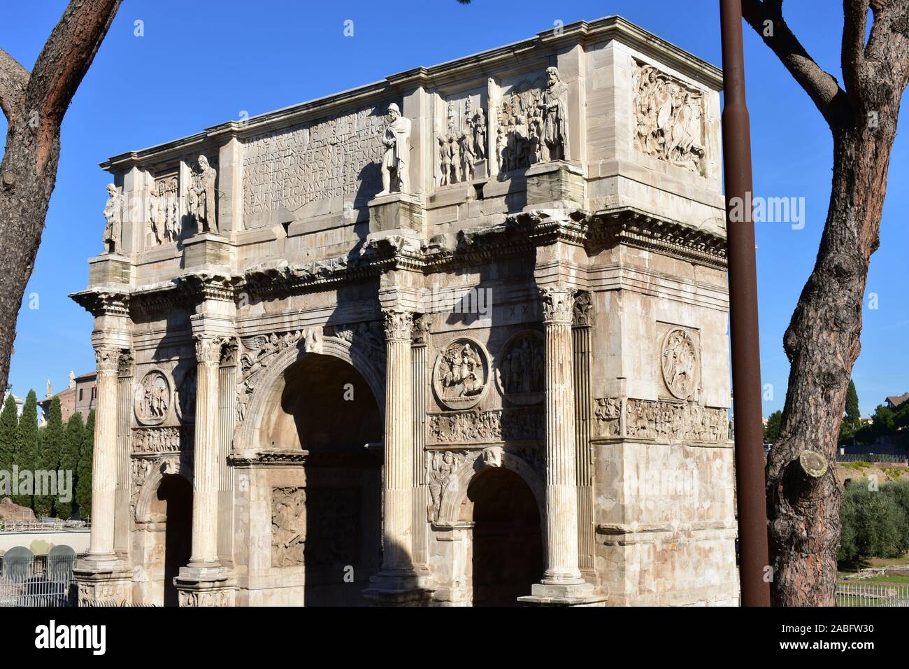 Side view of Arch of Constantine, the largest Roman triumphal arch ...