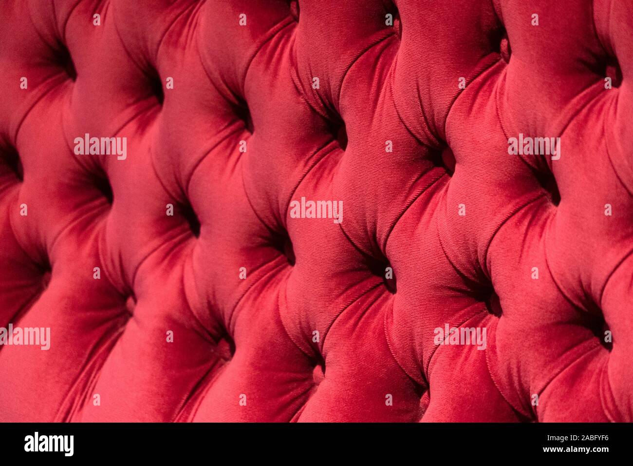 red velvet fabric texture detail Stock Photo - Alamy