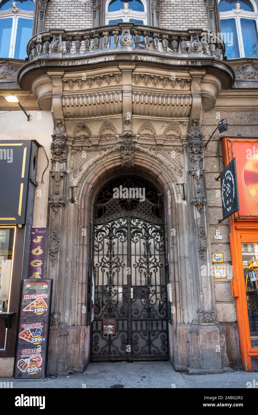 Ornate baroque door hi-res stock photography and images - Alamy