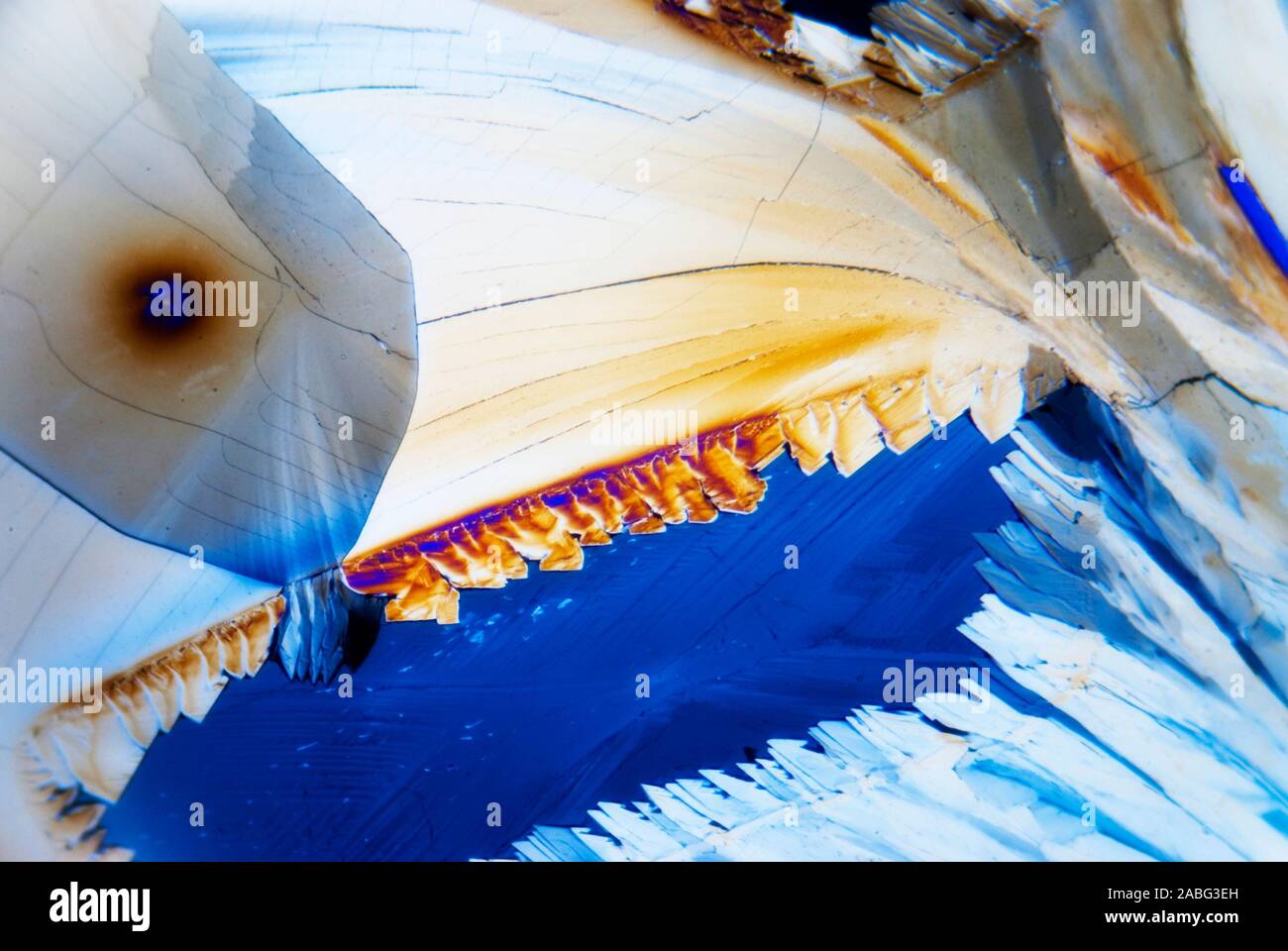 Microcrystals in polarized light Stock Photo - Alamy