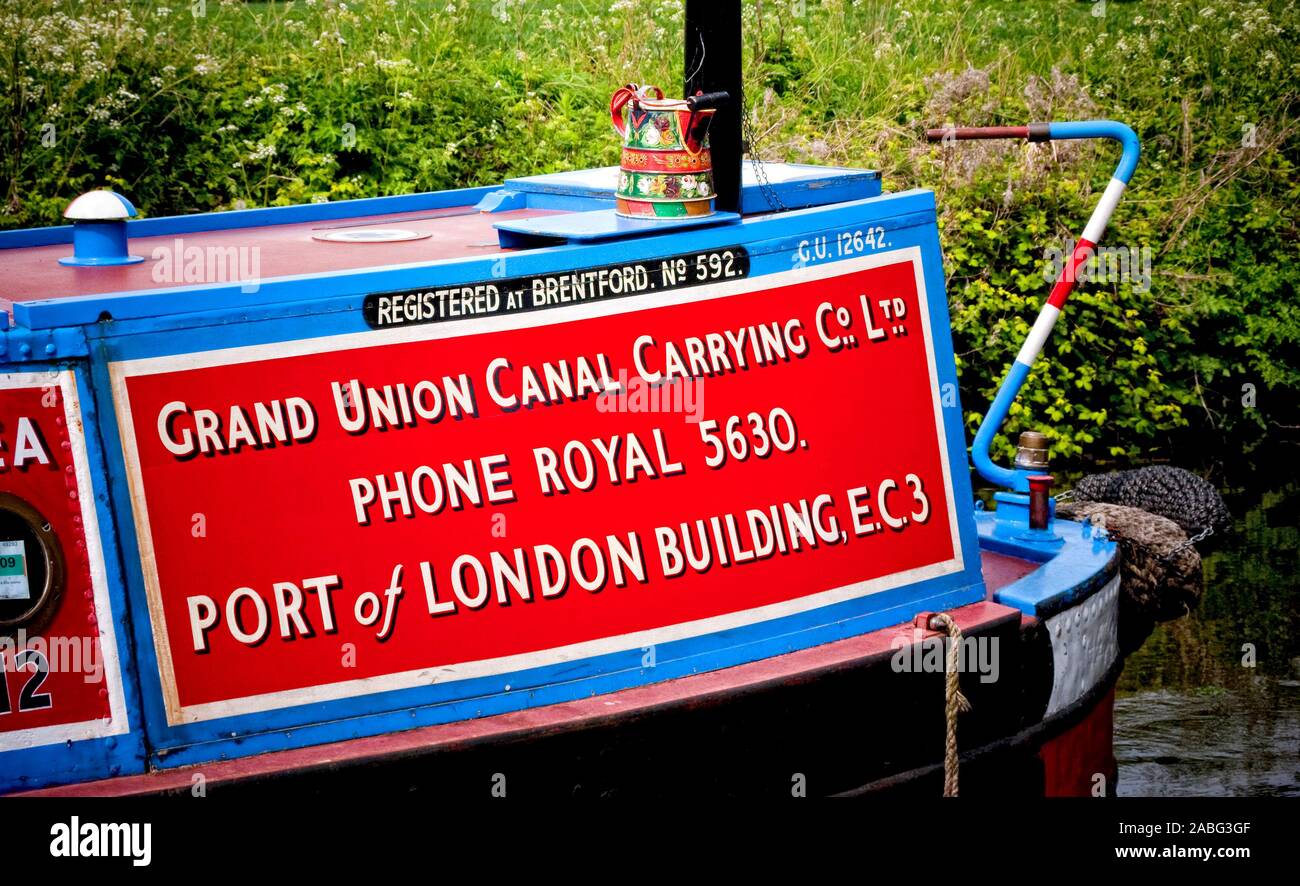 Narrowboat sign hi-res stock photography and images - Alamy