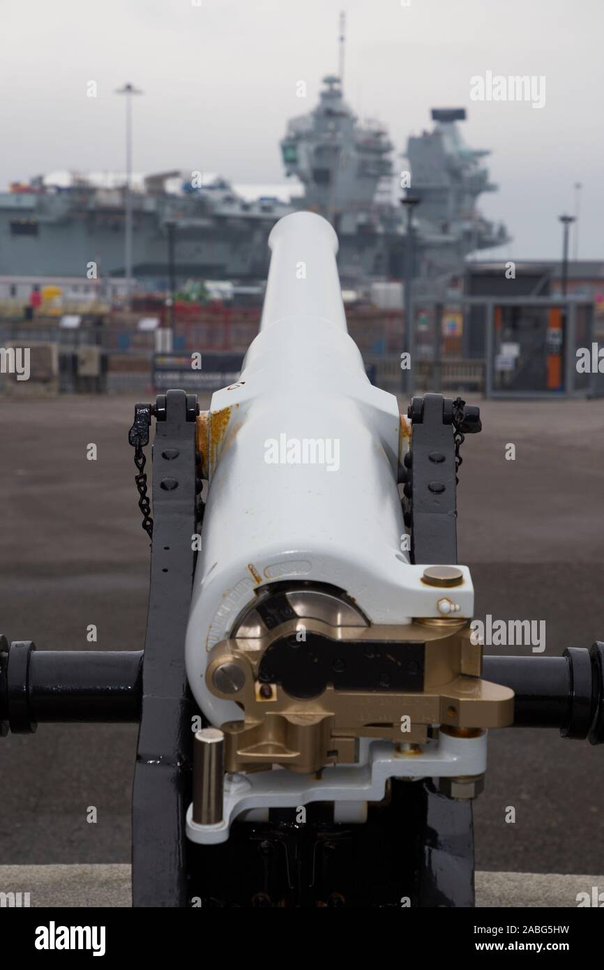 Navy gunboat ww2 hi-res stock photography and images - Alamy