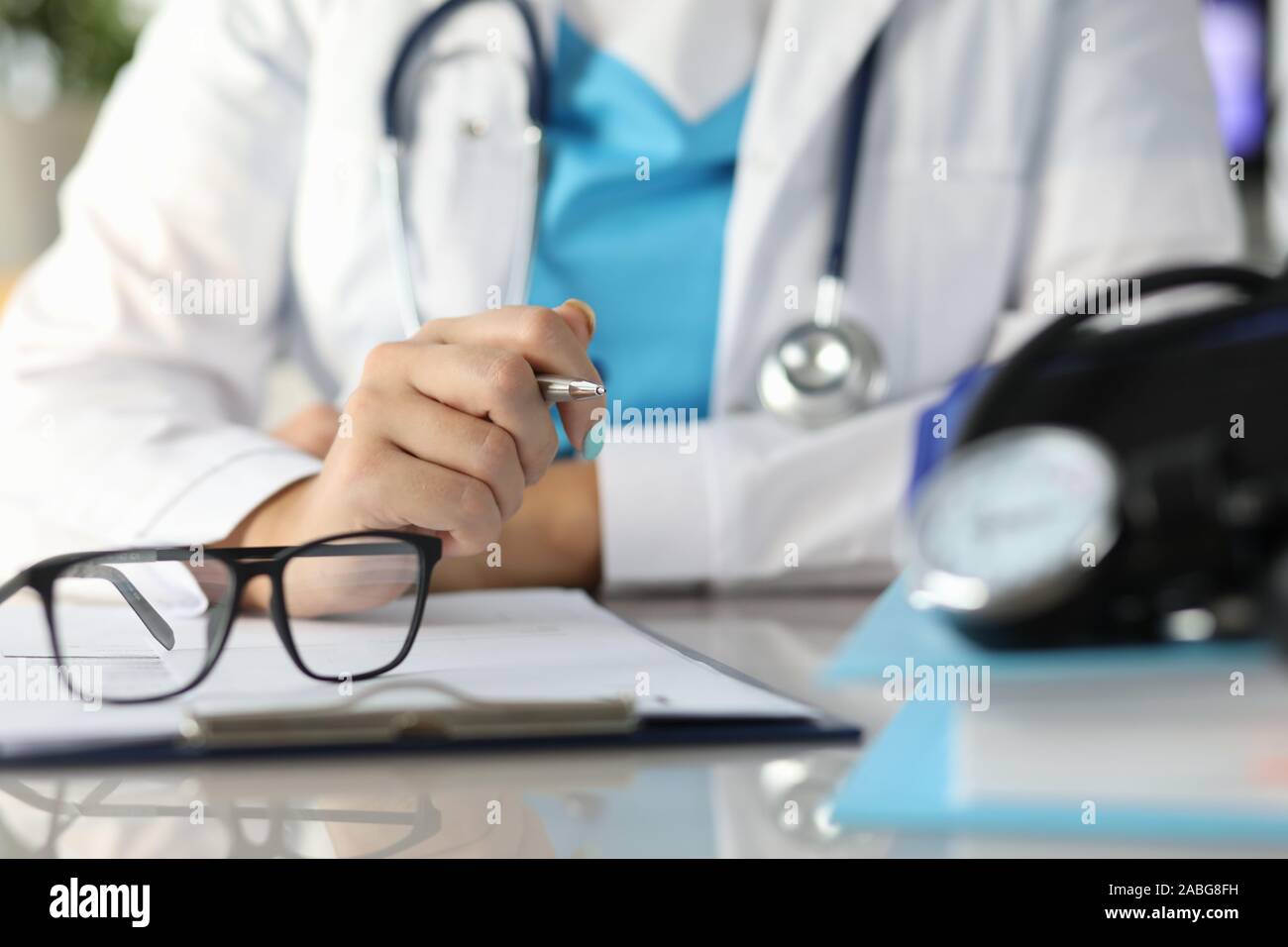 Medical consultation at clinic Stock Photo - Alamy