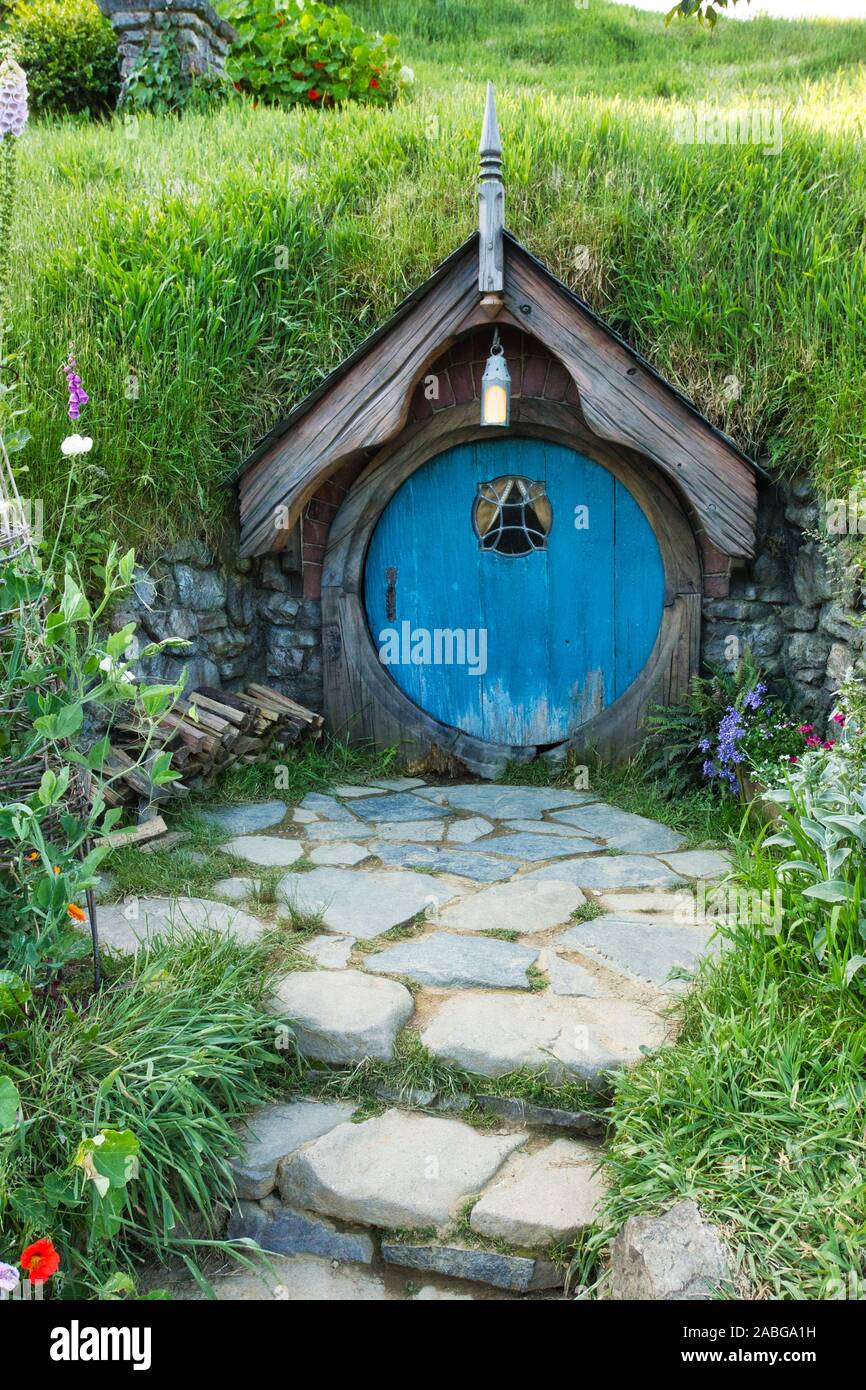 Hobbit House in the Shire, Hobbiton Movie Set, New Zealand Stock Photo ...