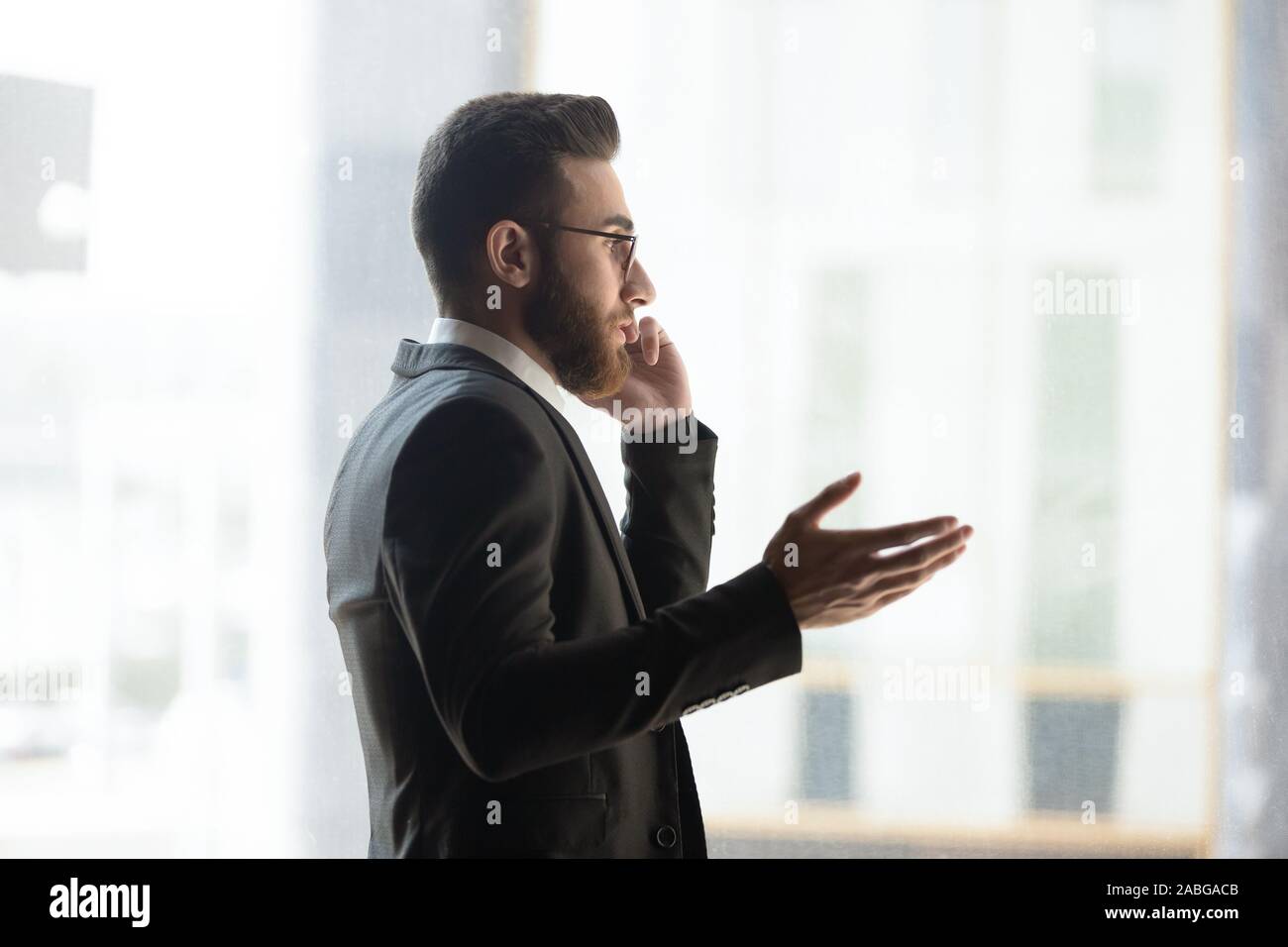 Arabic speaking people hi-res stock photography and images - Alamy