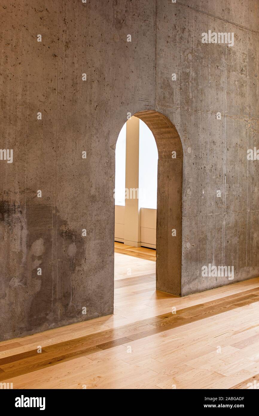 Mysterious door hi-res stock photography and images - Alamy
