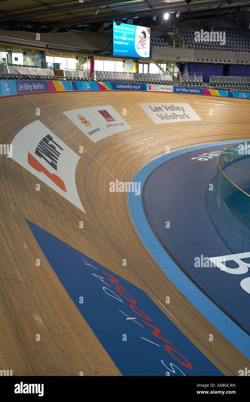 London olympic park velodrome Stock Photo - Alamy