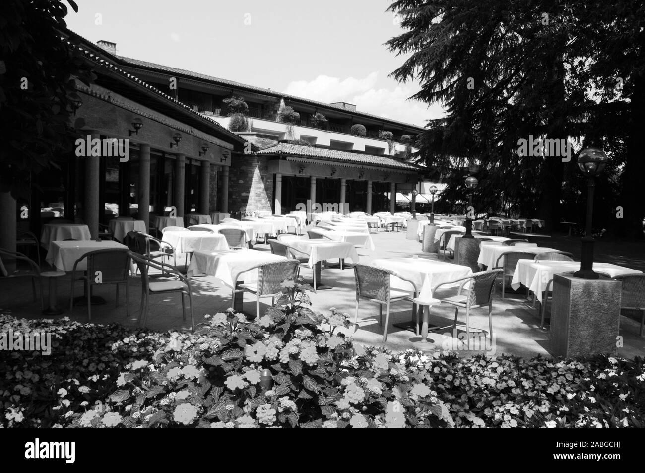 The garden restaurant "Tre Stationi" at the luxury hotel Castello del ...