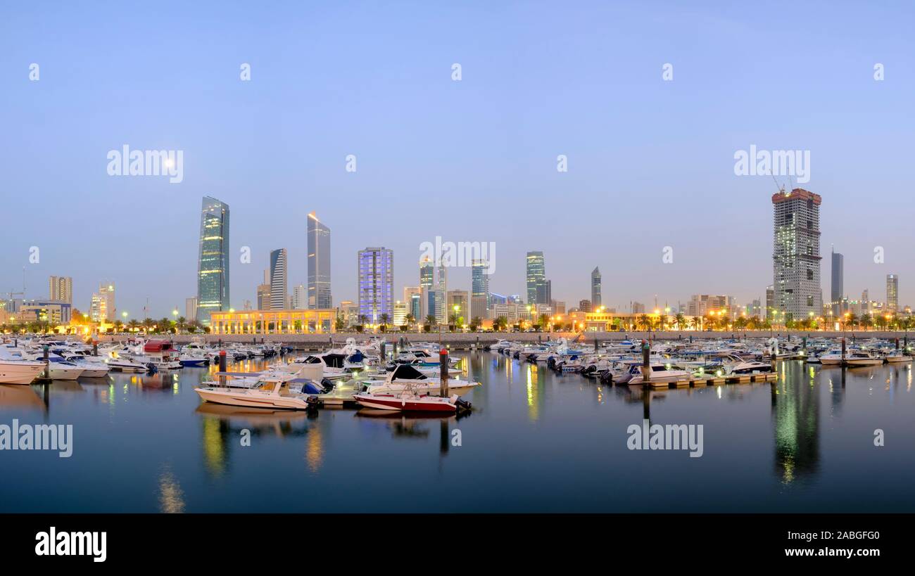 Kuwait skyscrapers hi-res stock photography and images - Alamy
