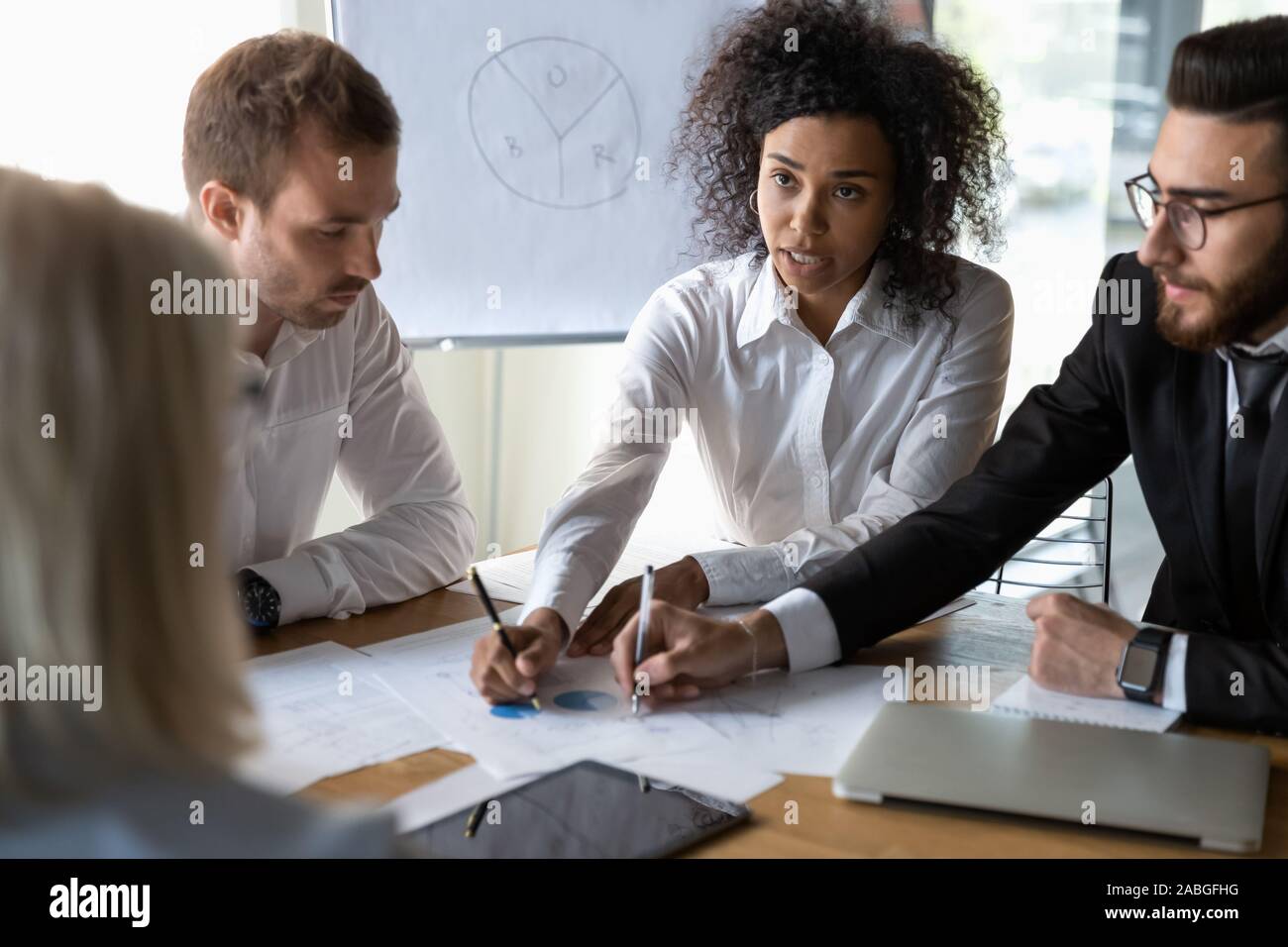 Multiethnic briefing hi-res stock photography and images - Alamy
