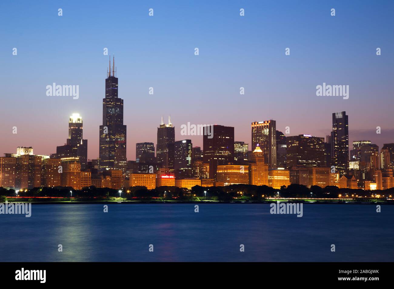 Chicago skyline icon hi-res stock photography and images - Alamy