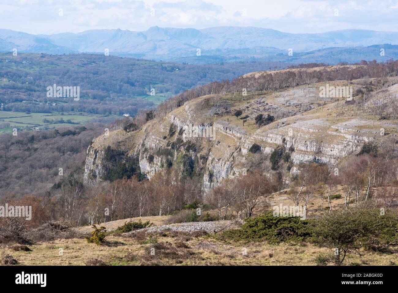 Beautiful dramatic cliffs hi-res stock photography and images - Alamy