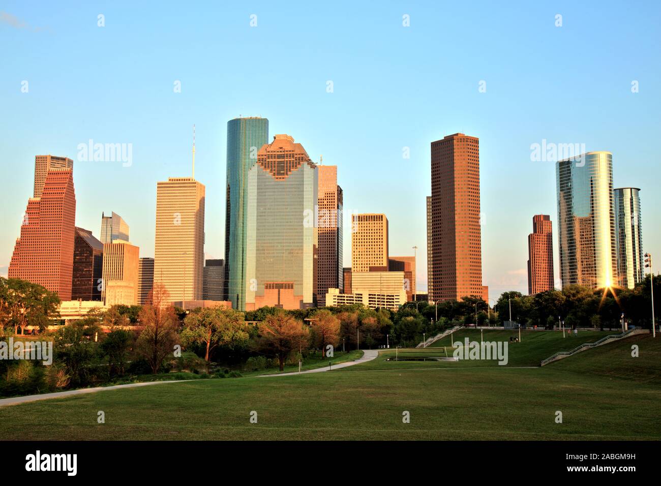 Houston texas skyline sunset twilight hi-res stock photography and ...