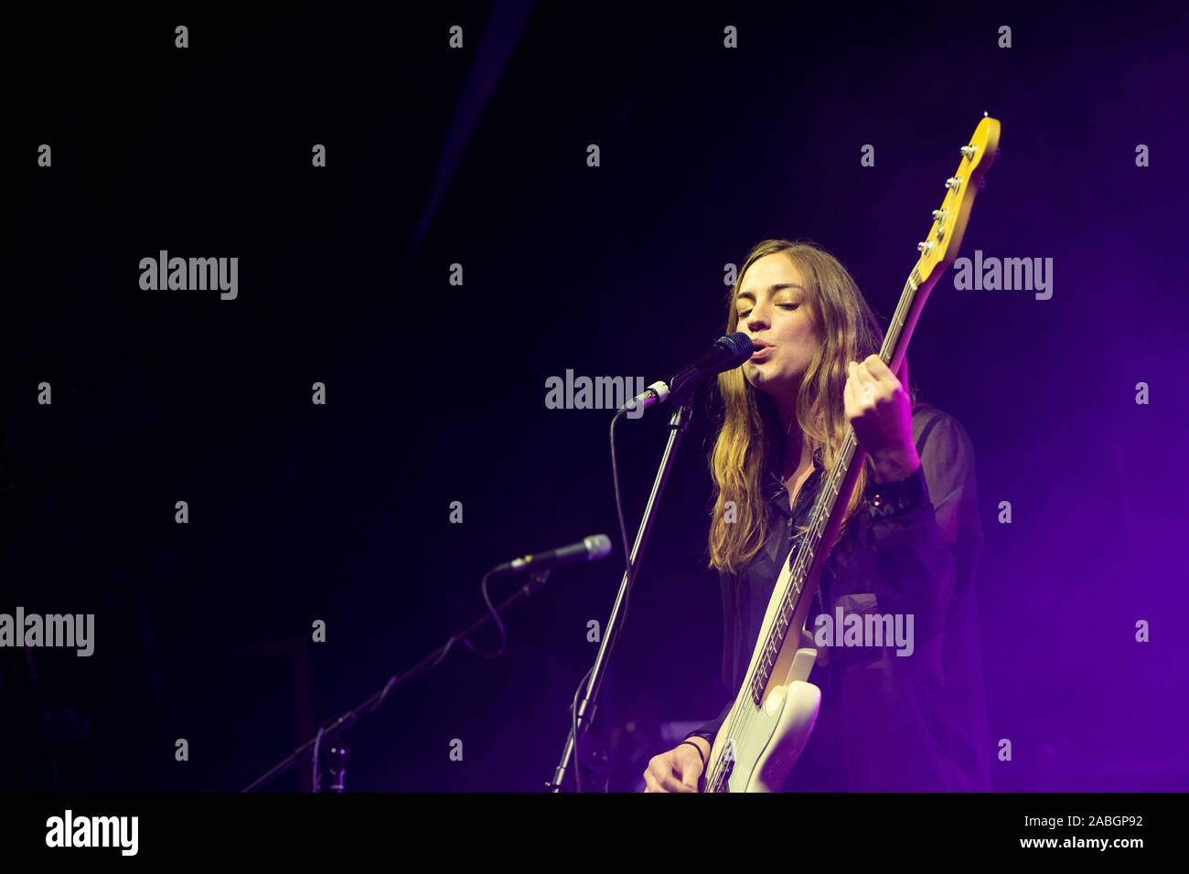 Big moon singer hi-res stock photography and images - Alamy