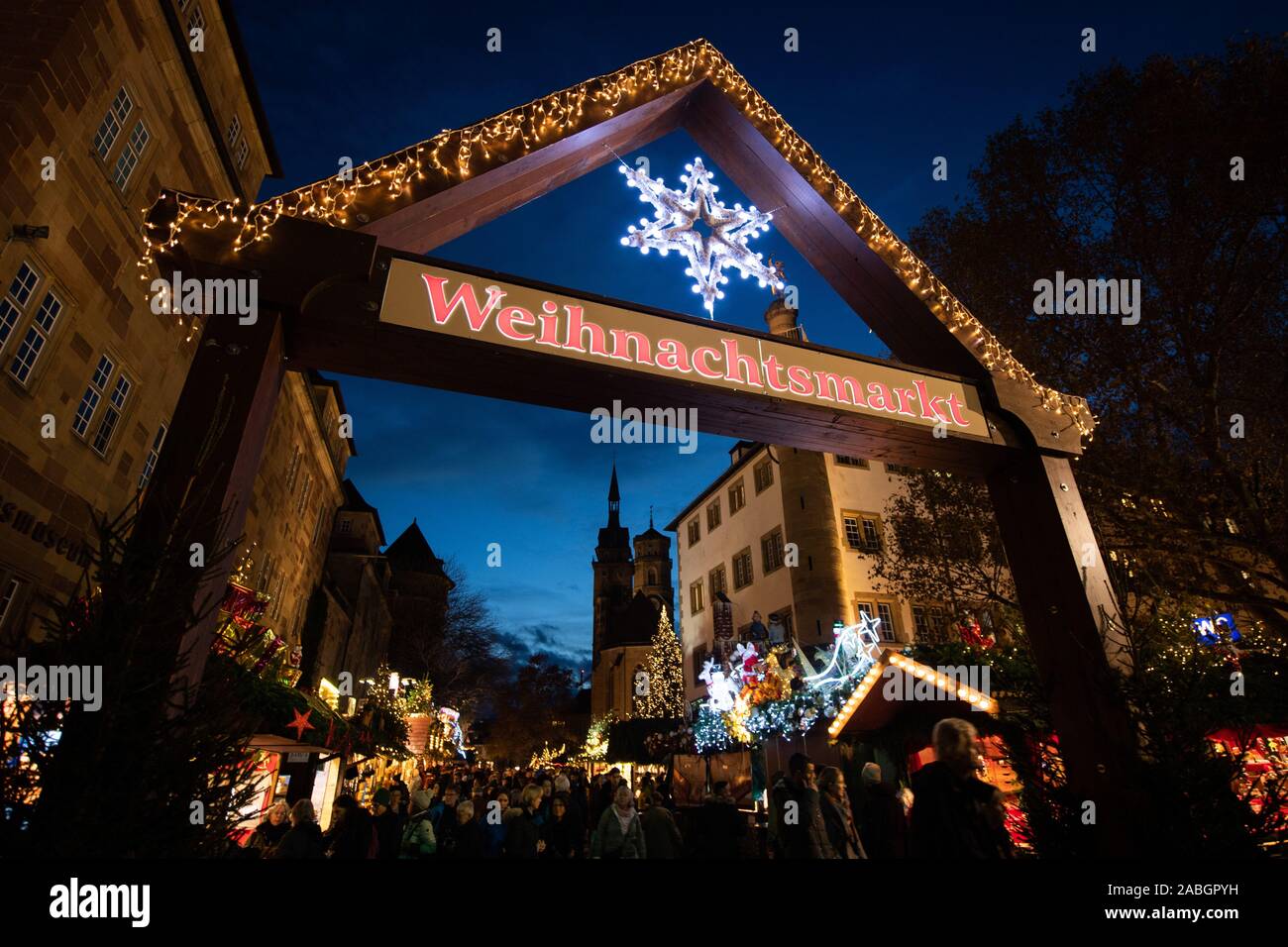 Stuttgart, Germany. 27th Nov, 2019. Access to the Stuttgart Christmas ...