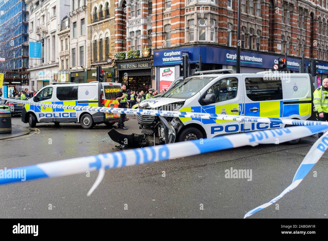 Uk police van High Resolution Stock Photography and Images - Alamy