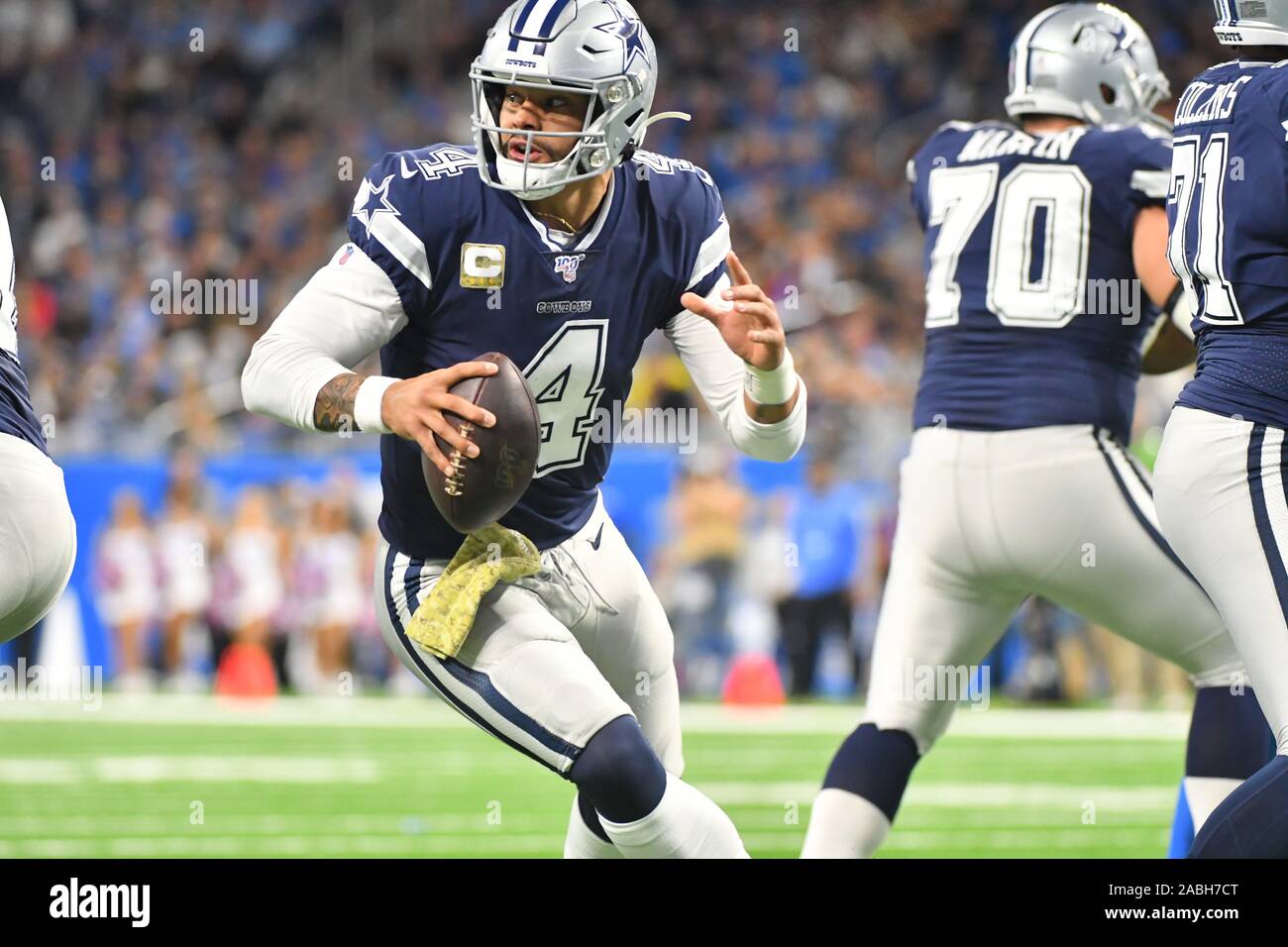 DETROIT, MI - NOVEMBER 17: Dallas Cowboys QB Dak Prescott (4) in action ...