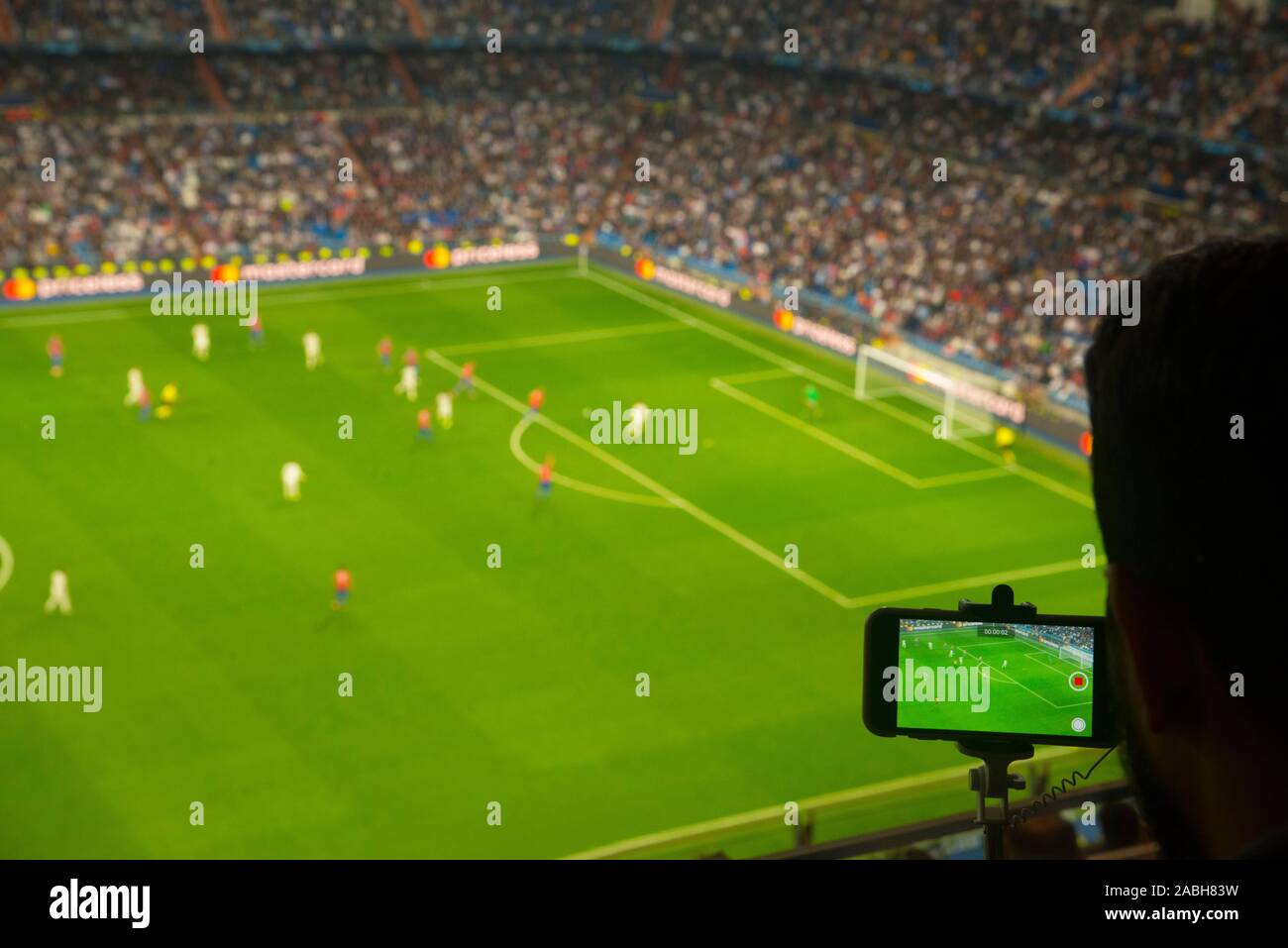 Filming sport hi-res stock photography and images - Alamy