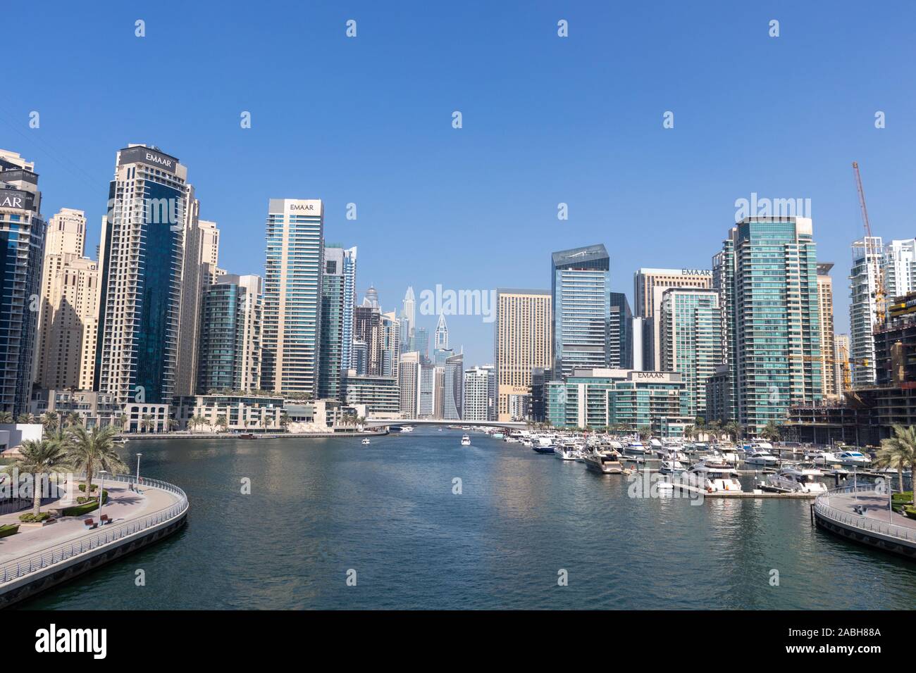 Panoramic view modern city skyline hi-res stock photography and images ...