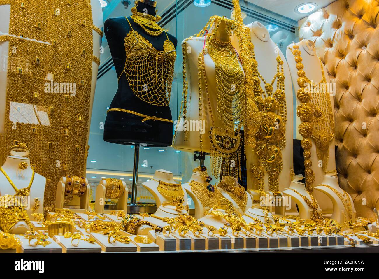 DUBAI, UNITED ARAB EMIRATES - FEB 7, 2019: Show window of a jewelry ...