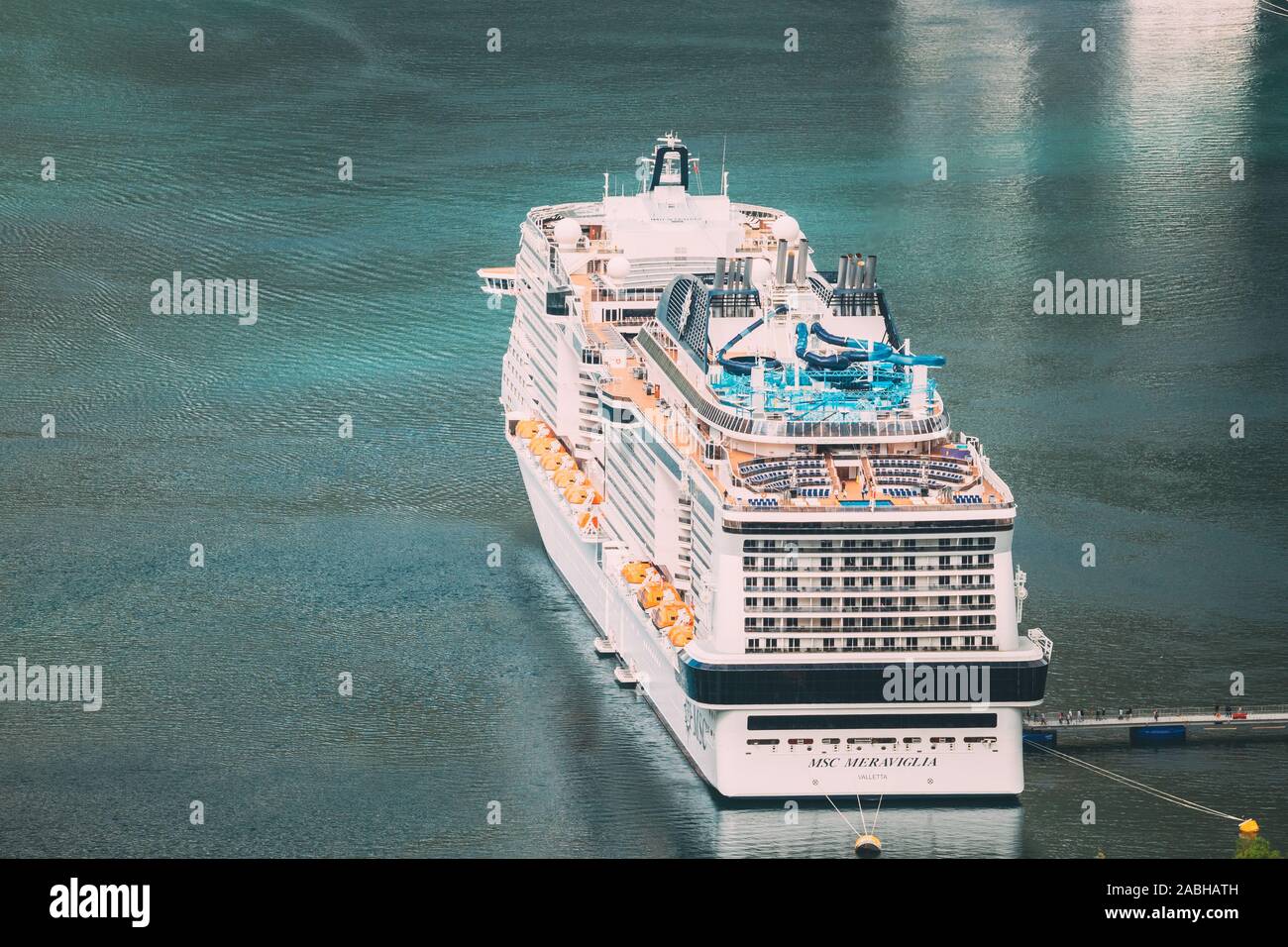 Boarding cruise ship hi-res stock photography and images - Alamy