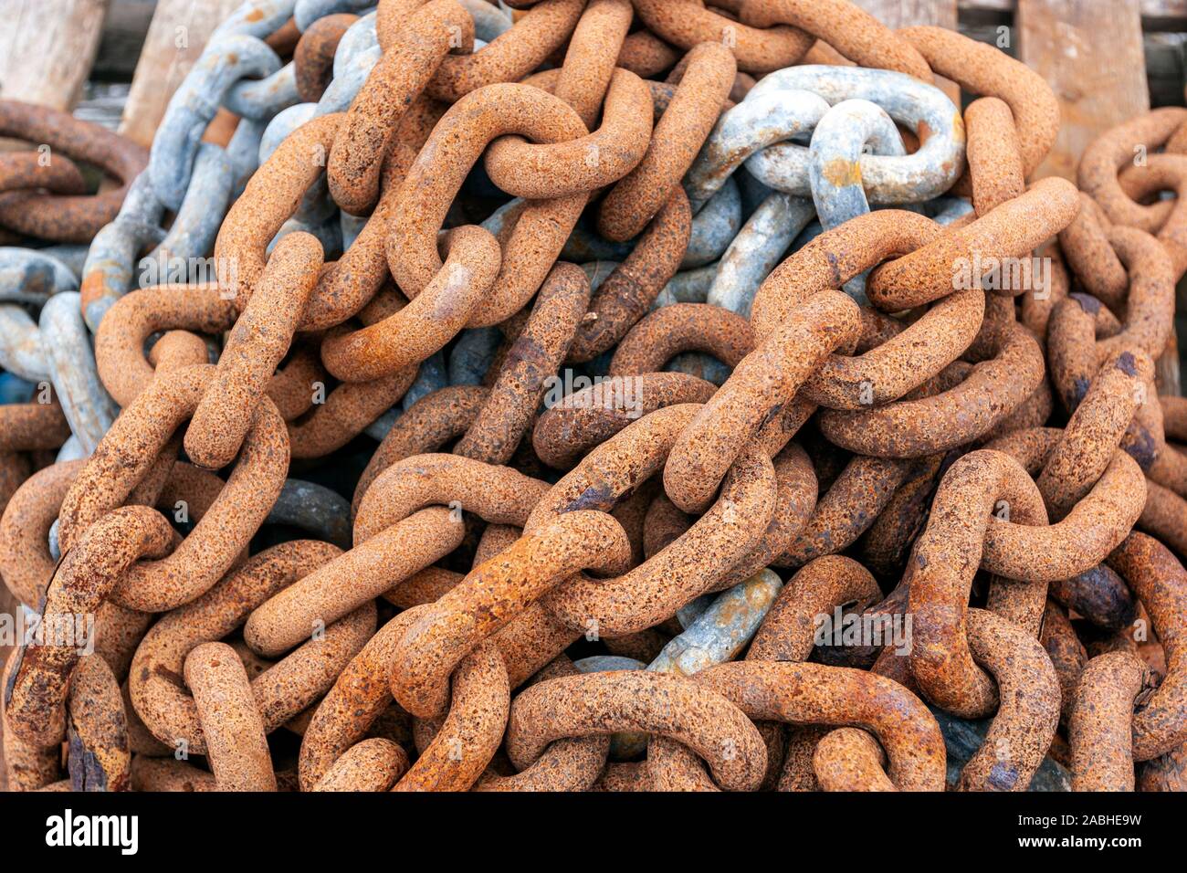 Rusted chains hi-res stock photography and images - Alamy