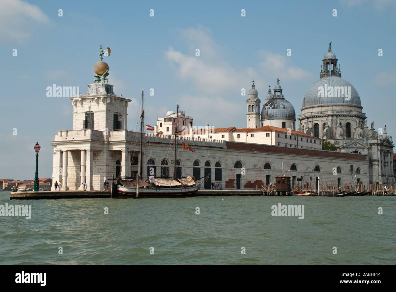 Venice, Italy: Sculpture atop the Dogana building, (Punta della Dogana ...