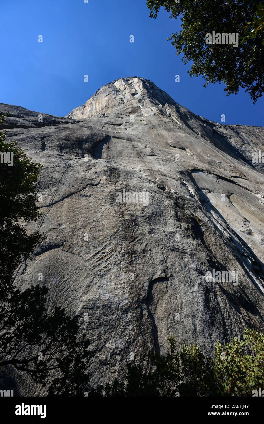El capitan is vertical rock formation in yosemite national park hi-res ...
