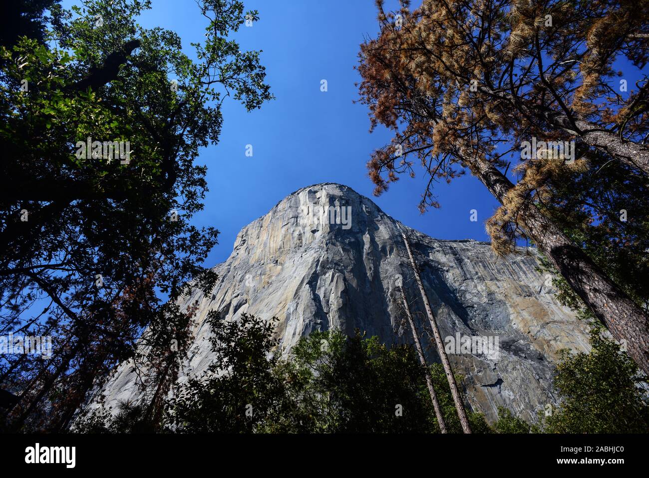 El Capitan, also known as El Cap, a vertical rock formation in Yosemite ...