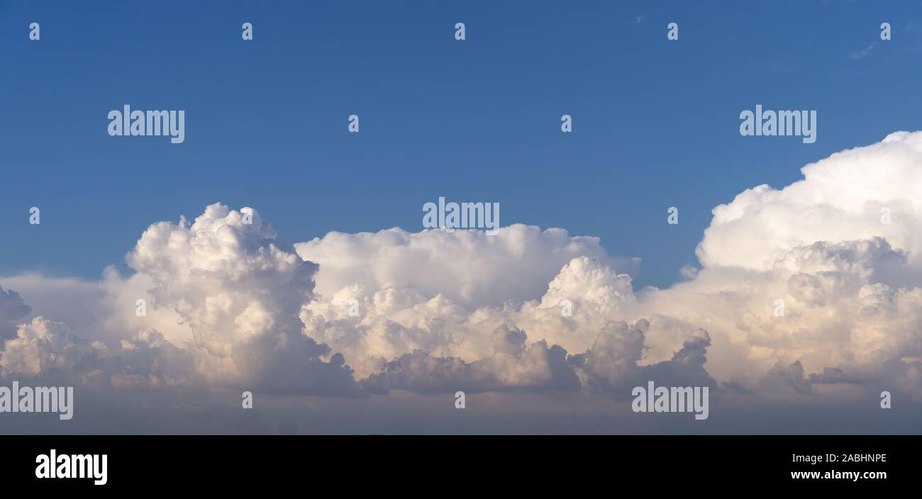 Dense Star Cluster High Resolution Stock Photography and Images - Alamy