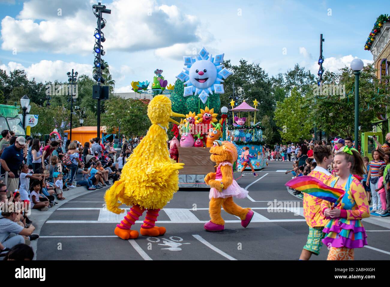 Orlando, Florida. November 22, 2019. Big Bird and dancers in Sesame ...